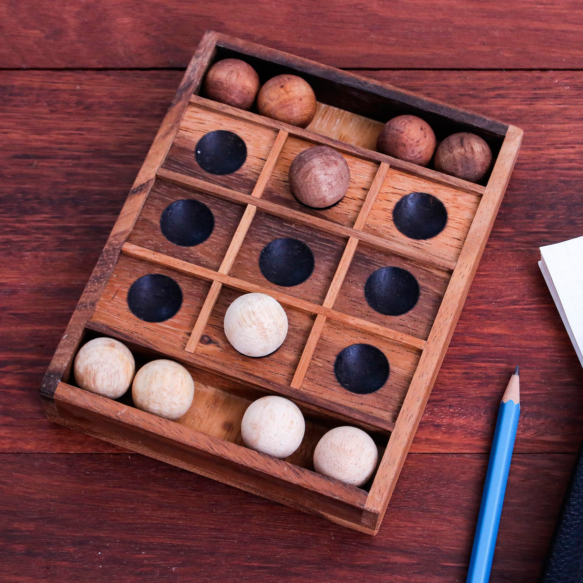Hand Carved Raintree Wood Tic-Tac-Toe Board Game - Lucky Strike – GlobeIn