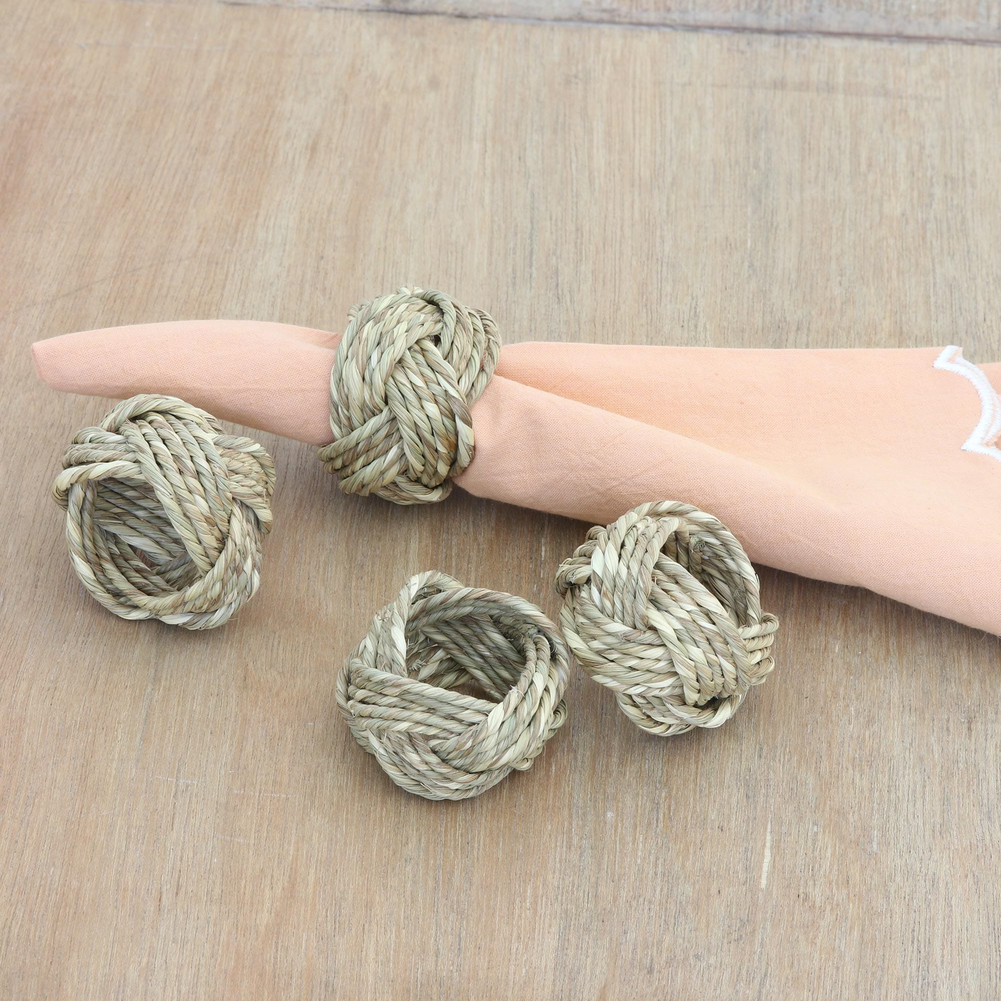Set of 4 Handcrafted Natural Fiber Napkin Rings - Graceful Fields – GlobeIn