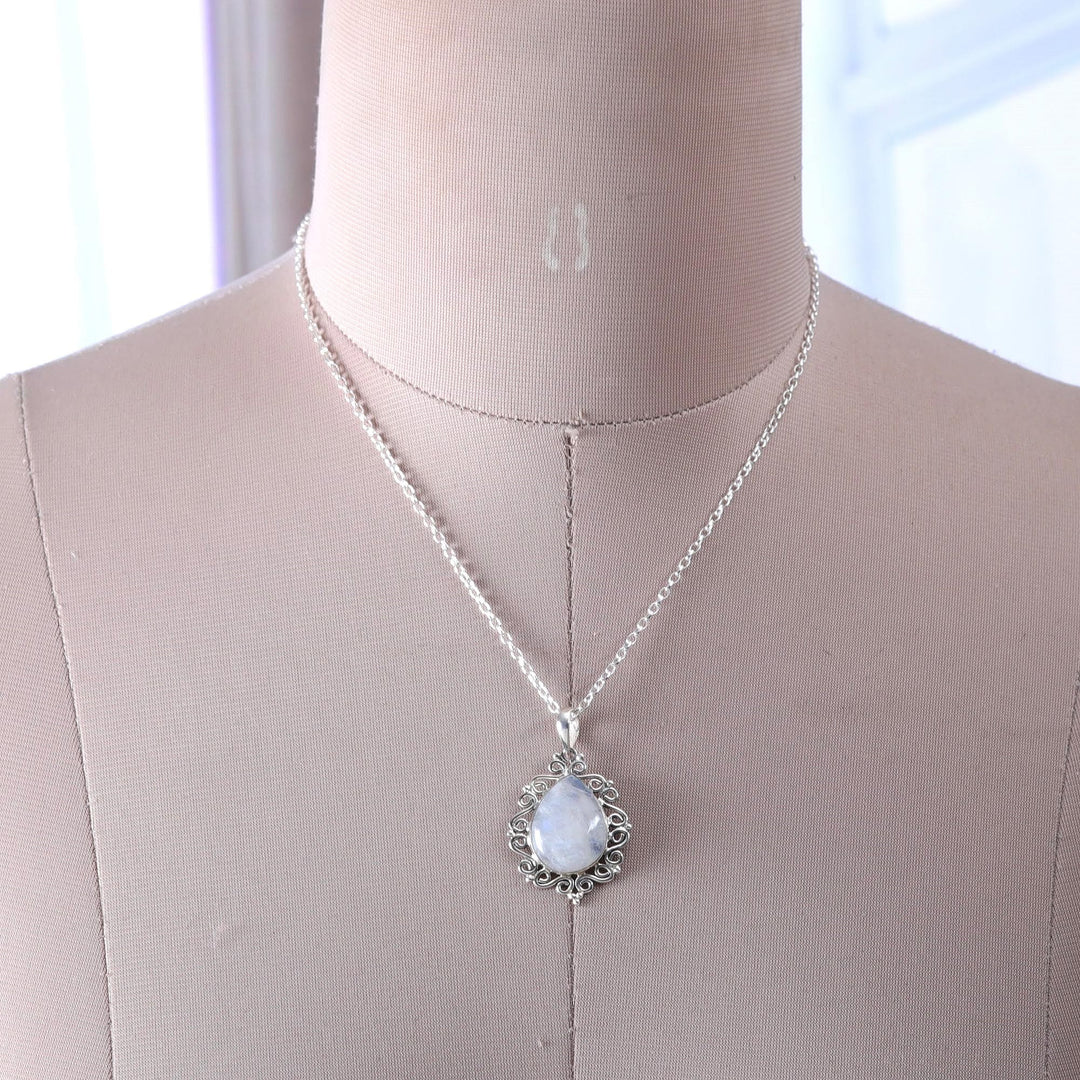 Grandmother's necklace illusion store